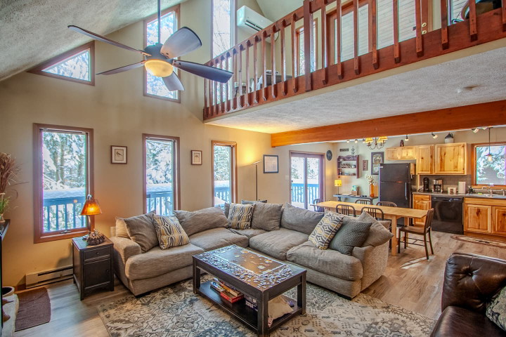 Cottage Hidden In Pines, Deck Made For A Snowstorm - Towamensing Trails