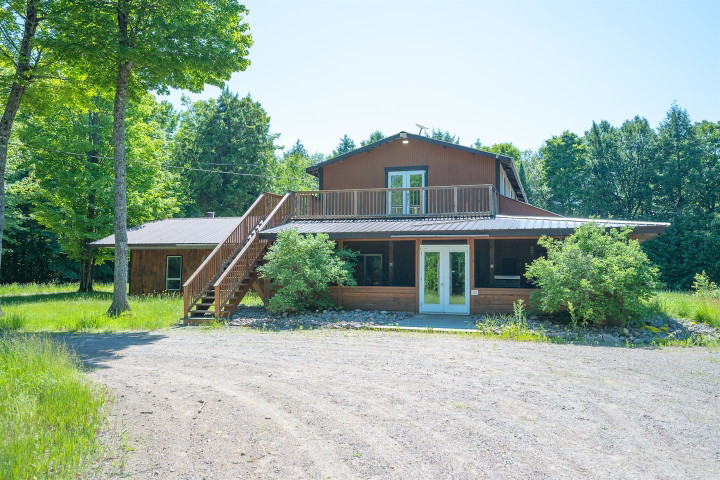Spacious Lodge @Madawaska |Ideal For Groups|trails - Ontario