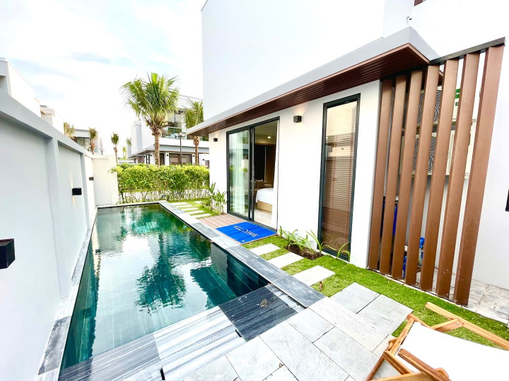 Villa 2 Phòng Ngủ, Hồ Bơi Riêng, Sát Biển ! - Phú Quốc