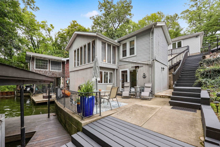 Charming 2 Bedroom Cottage On Lake Decatur - Decatur, IL