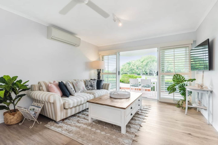 Peaceful Private Waterfront Apartment - Noosaville