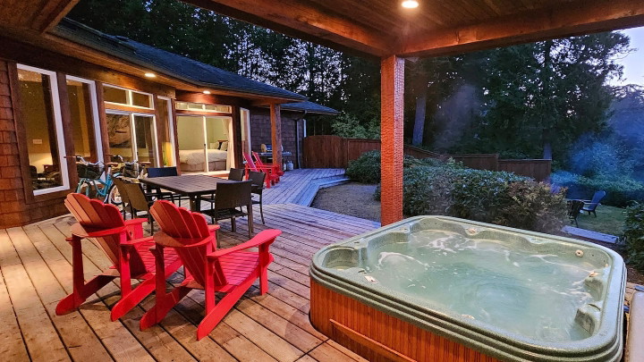 Jensen's Bay Retreat-s. Chesterman-inlet View! - Tofino