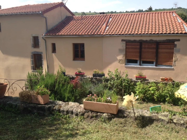 Gîte Cosy Au Cœur Dun Village De Caractère - Auvergne