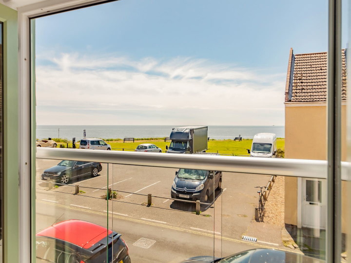 Rosie Lee By The Sea - Lowestoft