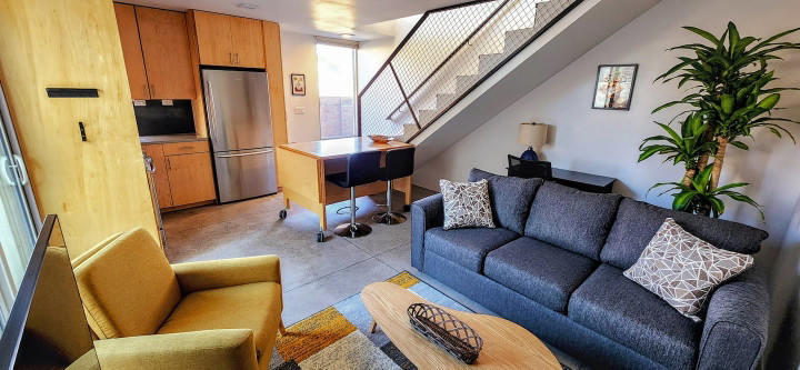 Chic Townhome Retreat Nestled Dt - Albuquerque, NM