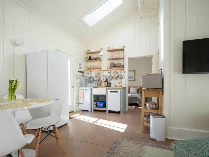 Pink Cottage At Frog Jump Lane · Park & Beaches - Burlington, VT