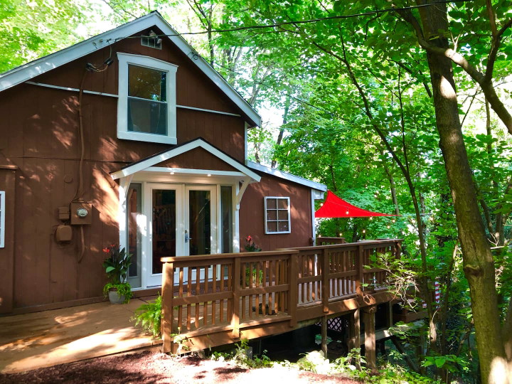 Hidden Hill - Cozy Downtown Cottage With Hot Tub!! - Berkeley Springs, WV