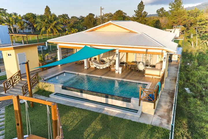 Spectacular Beachfront House - Omoa