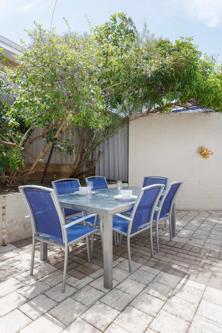 Rosa's 3 | Walk To South Beach | Private Courtyard - Fremantle