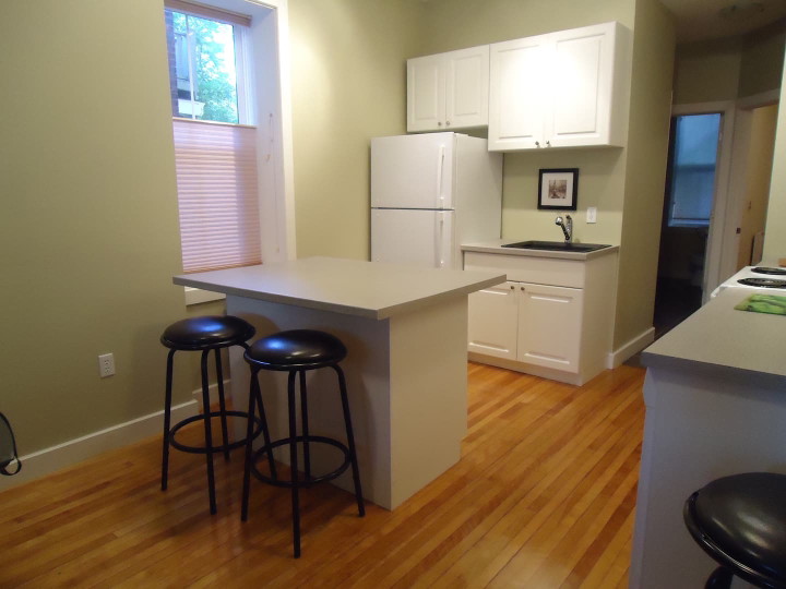 Stylish Downtown Historic Suite Near Waterfront - Charlottetown