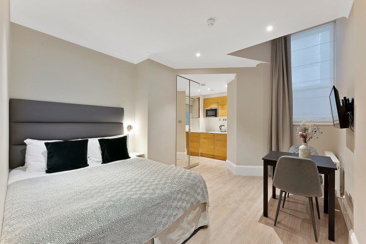 Bright Prime Studio With A/c, Lg Level, Kensington - Kingston upon Thames