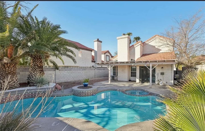 Oasis In Las Vegas With Pool Private And Jacuzzi - Las Vegas, NV