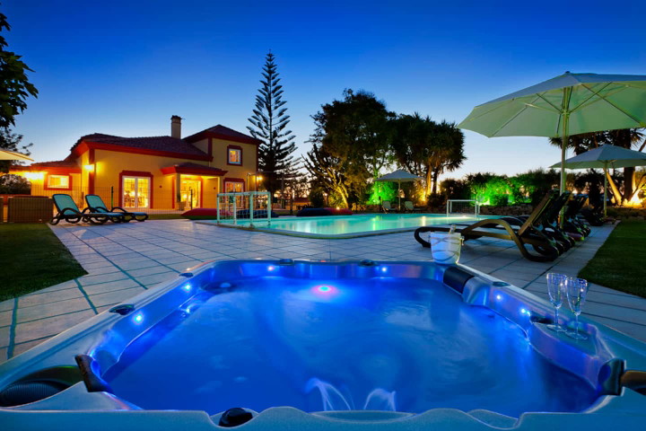 Casa Grande - 6 Bedrooms, Outside Kitchen, Fenced Pool, Wheelchair Friendly - Praia da Rocha