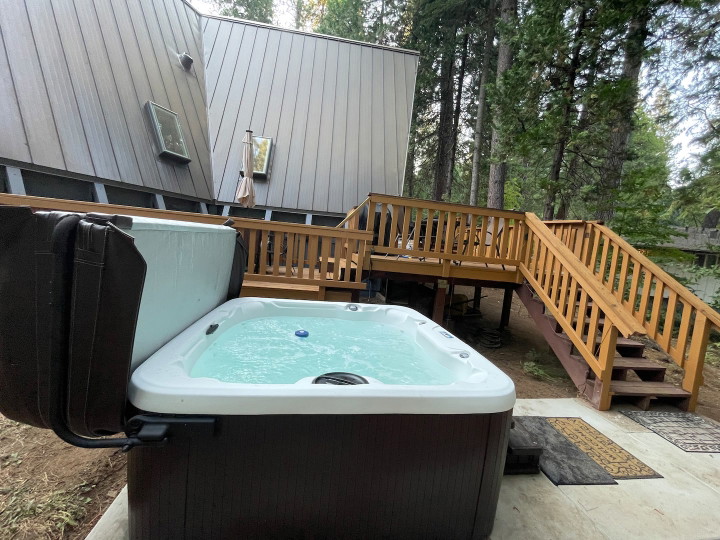 Family Chalet -Hottub, Pets, Firepit, Bbq, Gamerm - Arnold, CA