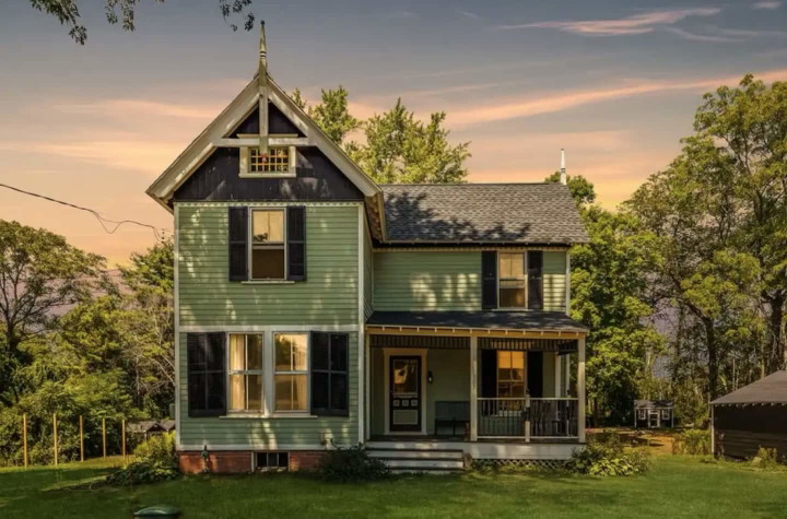 Historic Farmhouse | Fire Pit And Autumn Charm - Hudson, NY