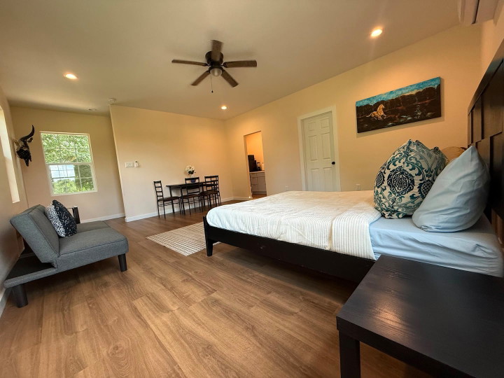 Garage Apartment In The Countryside - The Woodlands, TX