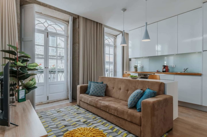 Poetry Luxury House, With A/c Downtown Near Metro - Maia