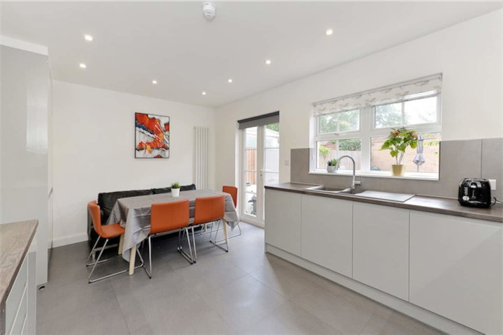 Stylish 6 Bedrooms House Near Excel | O2 Arena - London