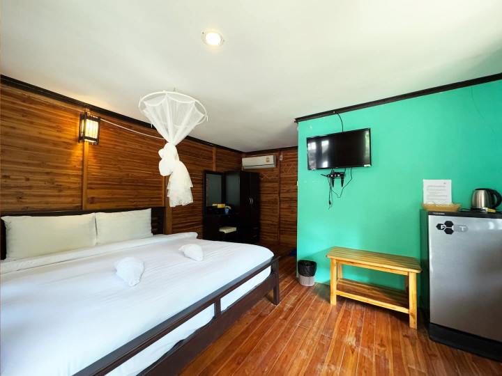 A Cozy Wooden Beachside Cabin In Koh Lanta - Ko Lanta District