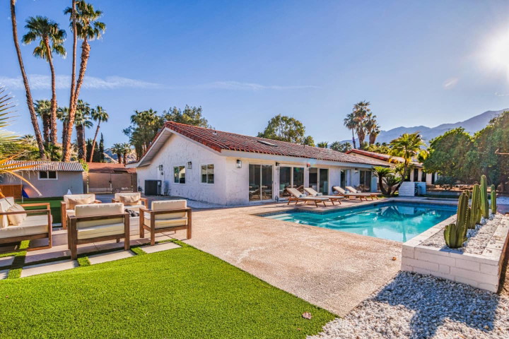 Family-friendly Desert Villa With Pool & Hot Tub - パーム・スプリングス, CA