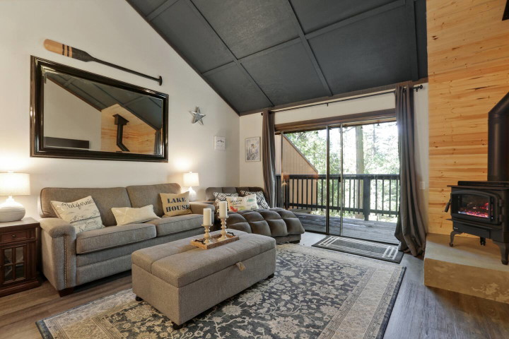 Shaver Escape! Mountain Loft Condo - Shaver Lake, CA