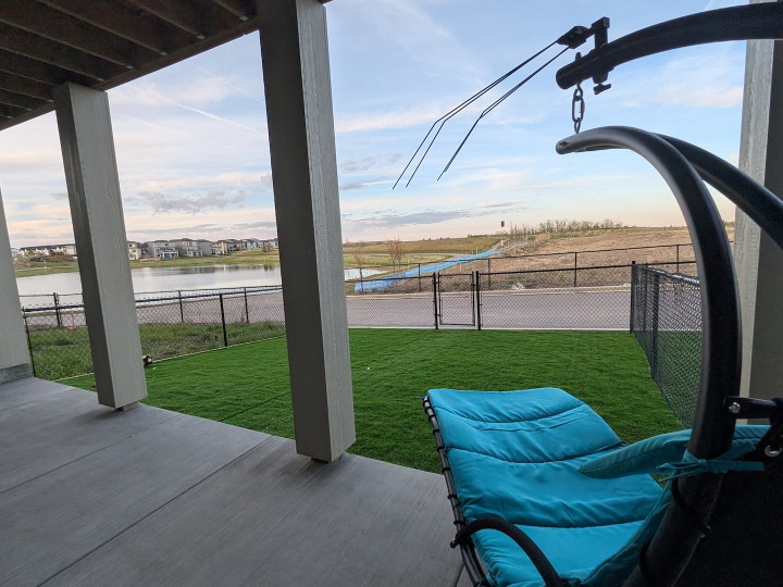The Pine Creek Oasis | Modern 2br W/walk-out - Calgary