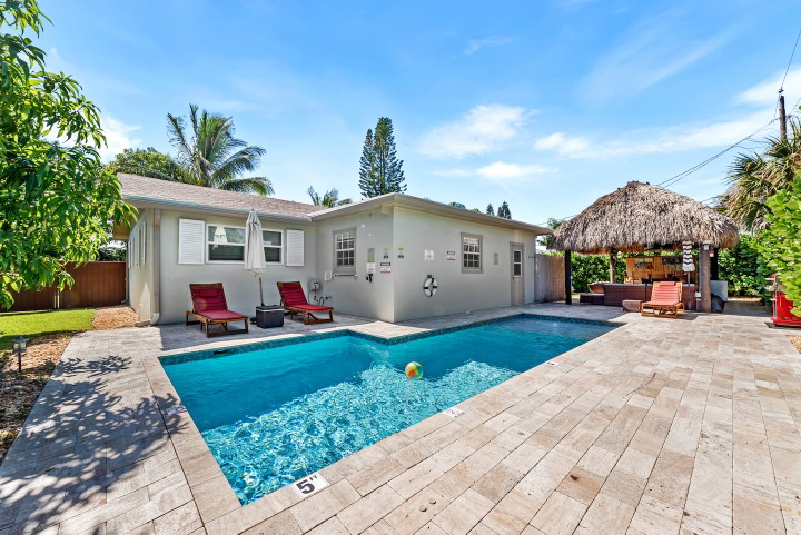 Tiki Villa|heated Saltwater Pool|king Beds|6tvs - Boynton Beach, FL