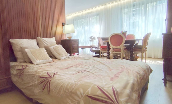 Appartement Calme Donnant Sur Un Jardin Intérieur - Courbevoie