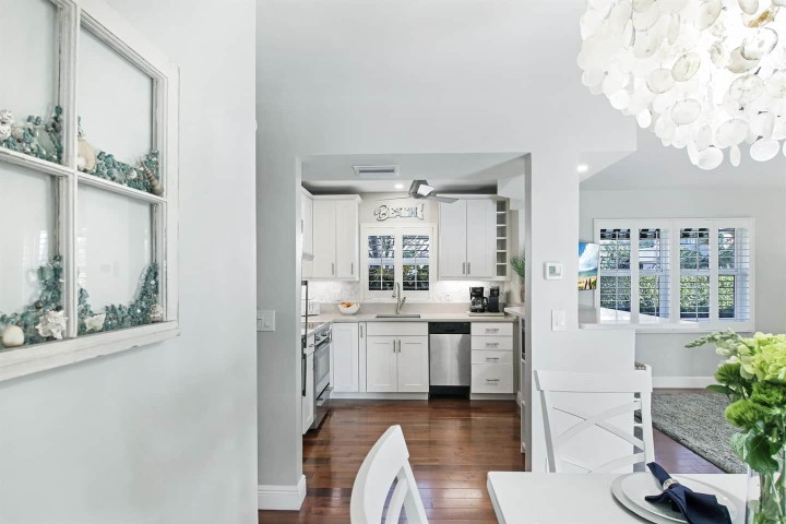 Delray Breezes !New! Walk To Beach & The Ave! - Delray Beach, FL