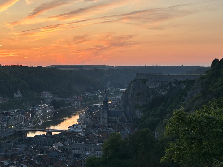 Moment Détente En Bord De Meuse - Dinant
