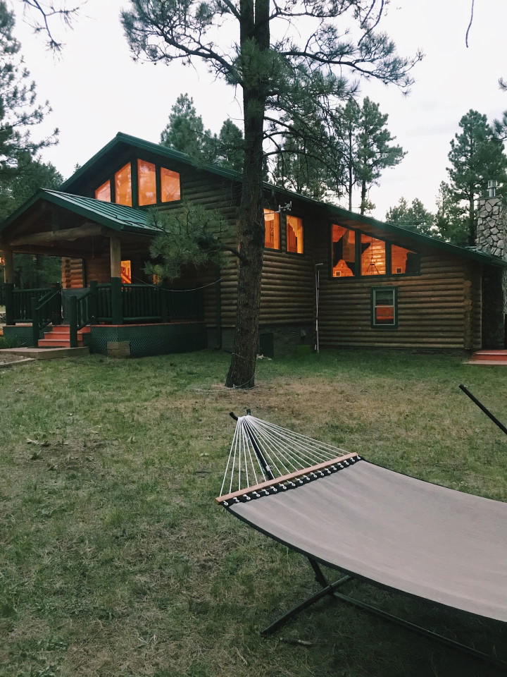 The Lincoln Log Lodge / Spacious & Comfy Log Cabin - Greer, AZ