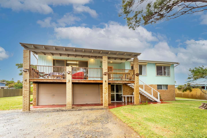 Teds - 70s Beach House, Eclectic Style - Lancelin
