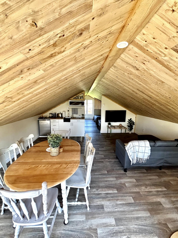 Scandinavian-style Lake Loft - Alma