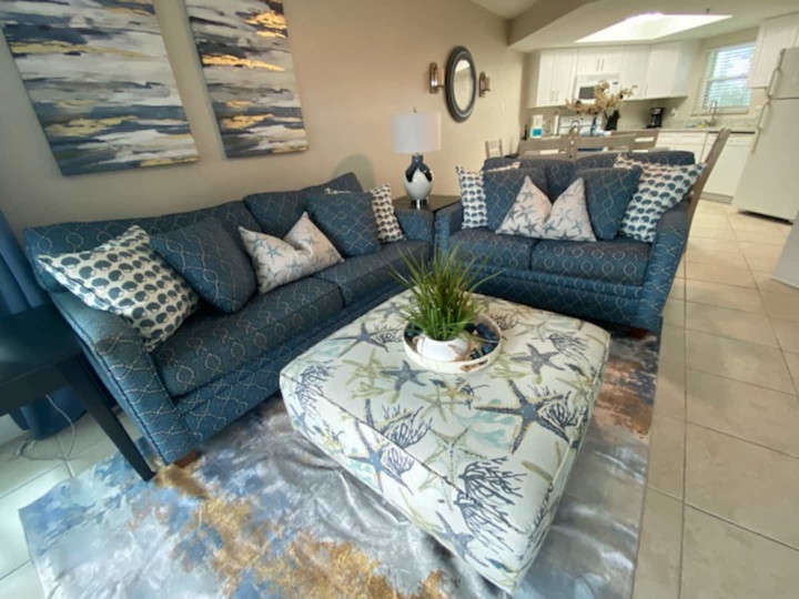 Clean Condo Right On The Beach - St. Pete Beach, FL