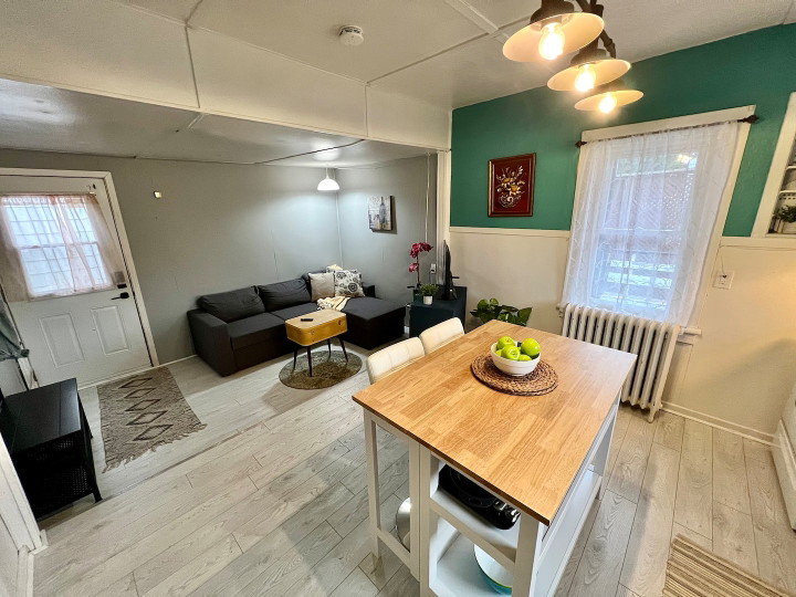 Downtown 1br Gem | Wi-fi, Parking, Near Waterfront - Cornwall, ON, Canada