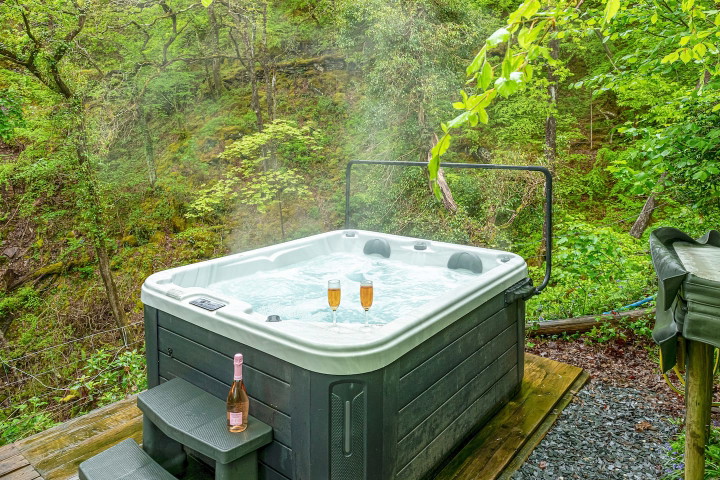 Magic Hideout - Hot Tub, Sauna. - Wales