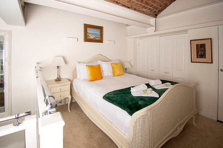 Stunning West End Mews With Patio, Pet Friendly - Glasgow