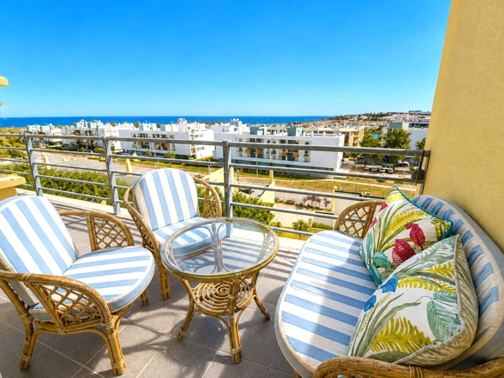 Real Stays | Amazing View W/ Pool | Walk To Beach - Lagos
