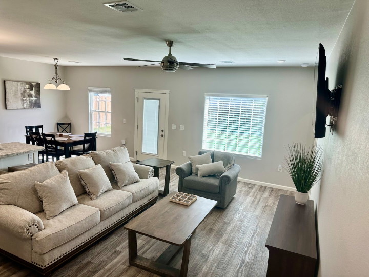 Prairie Home 324 - Garden City, KS