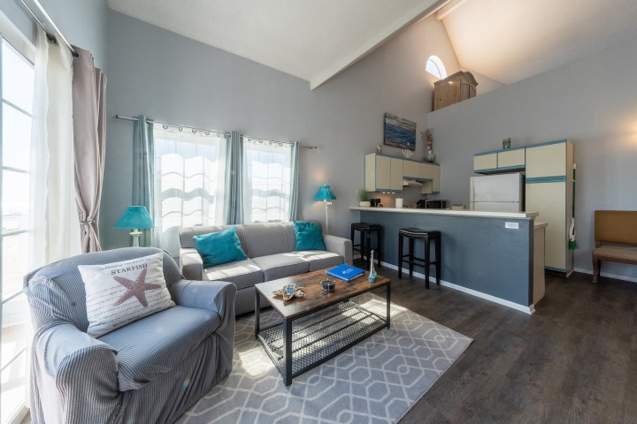 Mandalay Shores Coastal Retreat 1br Townhouse - Oxnard, CA