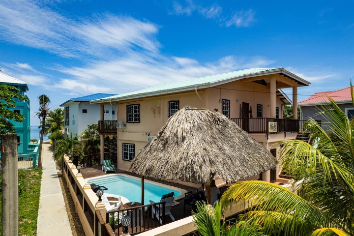 Studio Apartment On The Placencia Sidewalk W/ Pool - Belize