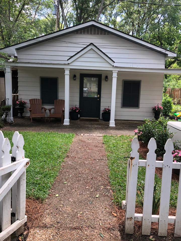 Southern Charm Carriage House - Mobile, AL