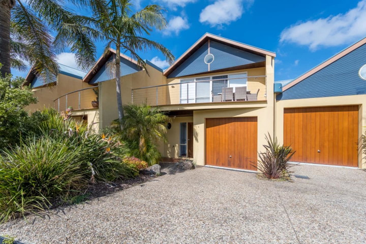 The Sails 8 - Linen Included - Inverloch