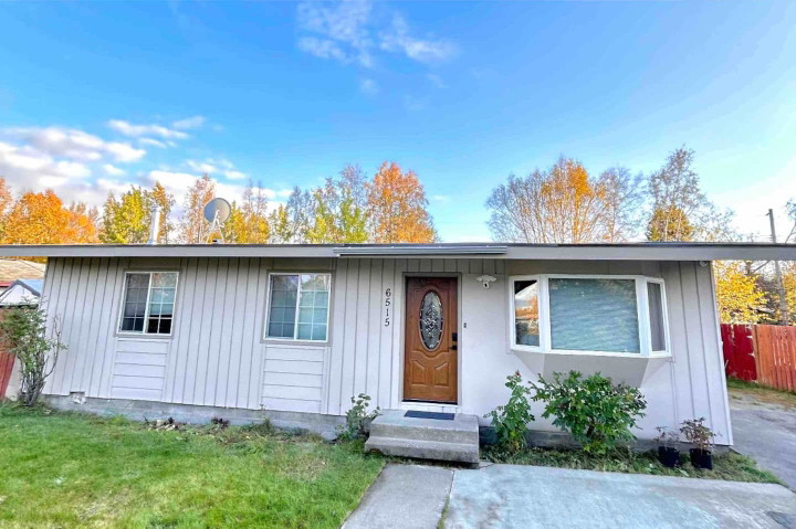Cozy Home (6 Min From Airport) Unit B - Anchorage