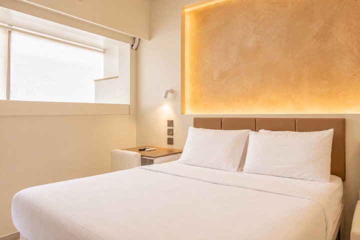 * * Wv 17 Sleek & Trendy Studio W/ Bunk Bed - Iloilo City