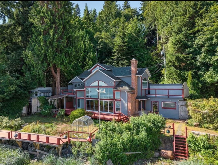 Woodhaven - Ocean Front Home In Bowser/deep Bay - Hornby Island