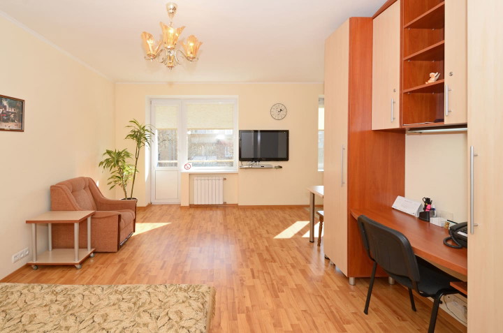 3 Min. Walk To Metro Station - Kiew