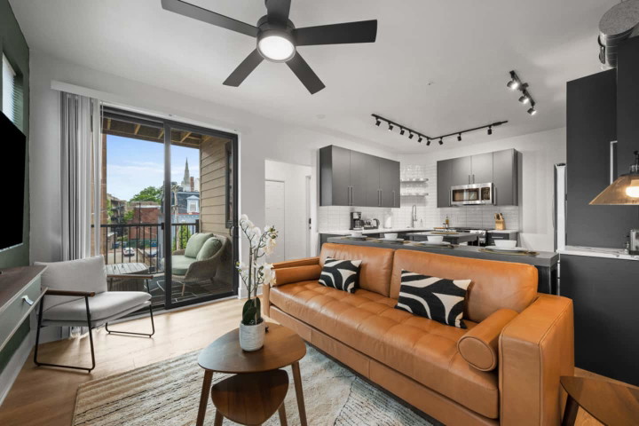 Stunning 3br Suite| 2 Private Decks| A+ Location! - Pittsburgh, PA