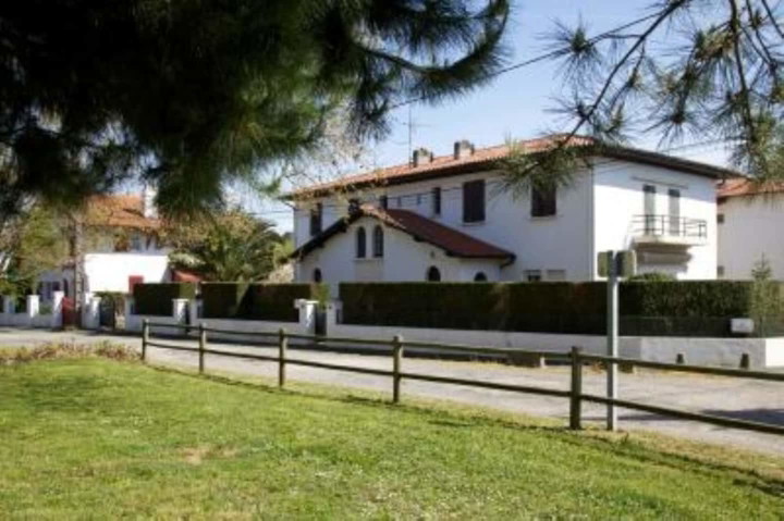 Biarritz-anglet 3 Bedroom Apartment In A Villa - Anglet