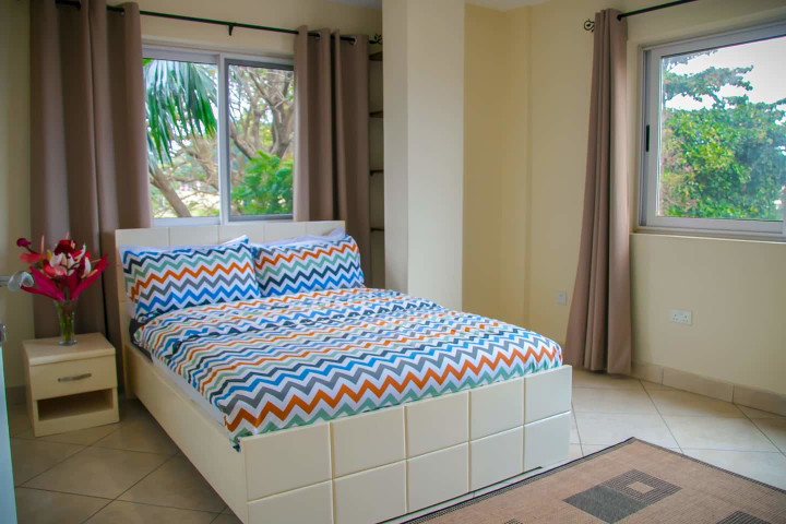 12-min From Osu Oxford Street 2bdr/2.5baths (V) - Ghana